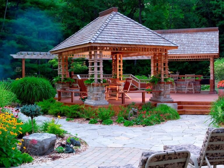 Outdoor Structures for Your Backyard - Available Ideas